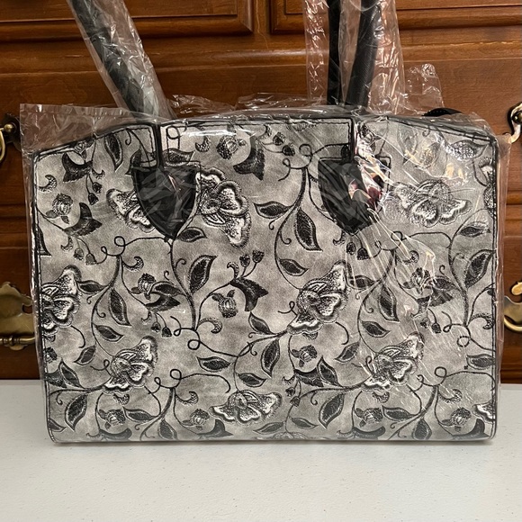 Bags | Handbagshoulder Bag With 2 Interchangeable Magnetic Covers For ...